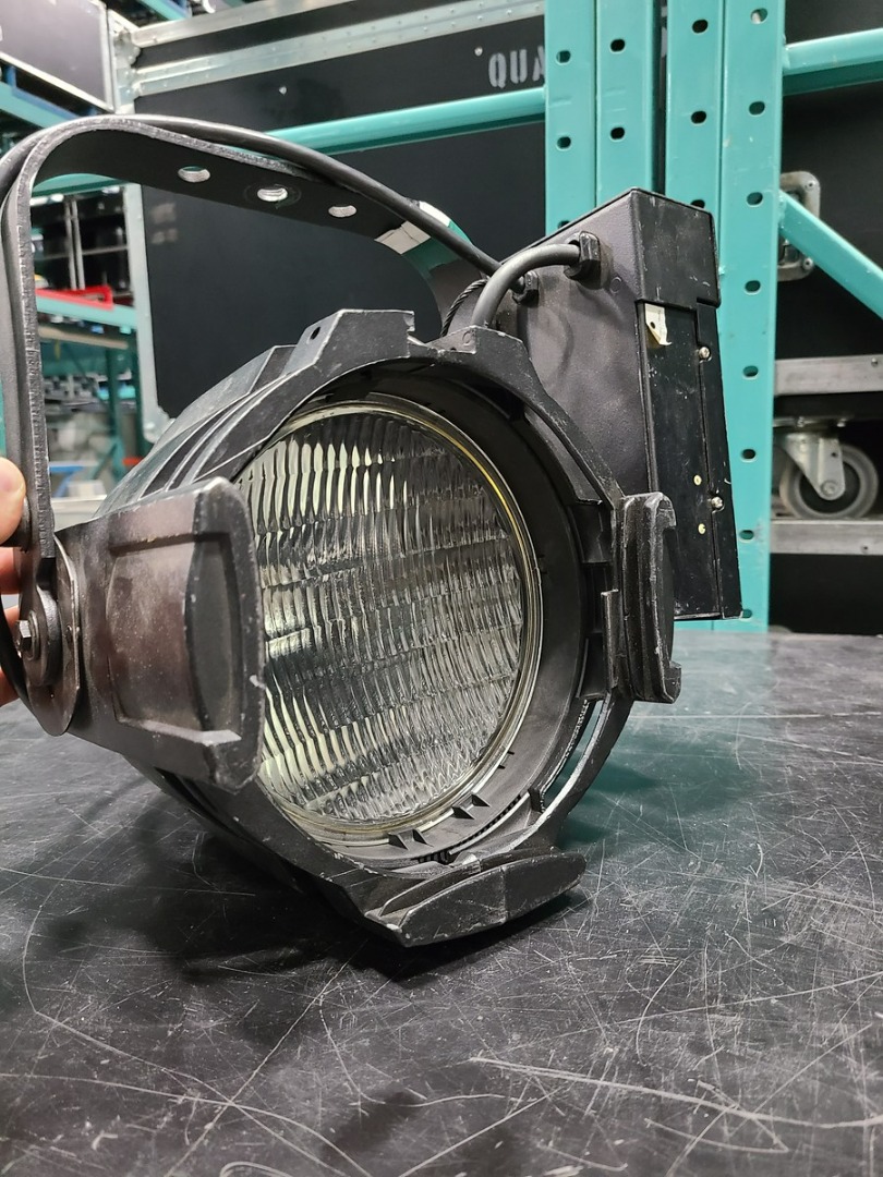 ETC Source Four HID PAR with 4 lenses | 20 USD - Gebrauchte ...